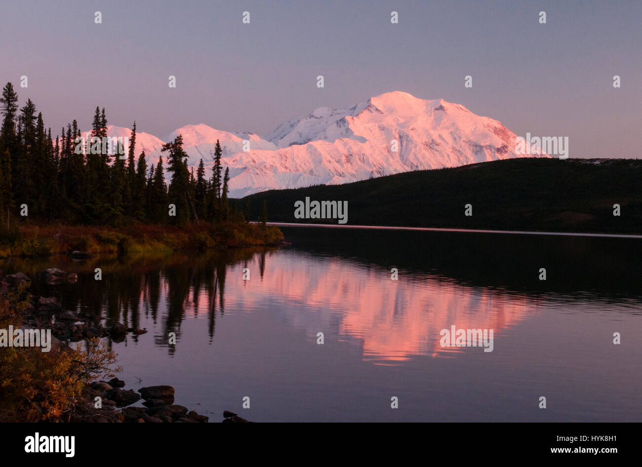 Wonder lake hi-res stock photography and images - Alamy