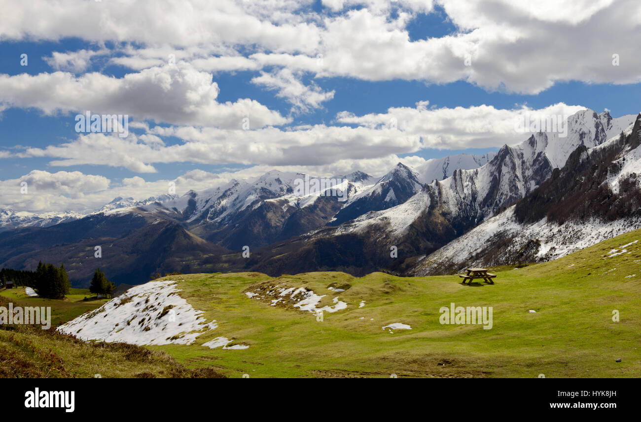 view of the french Pyrenees mountains in spring time with snow Stock ...