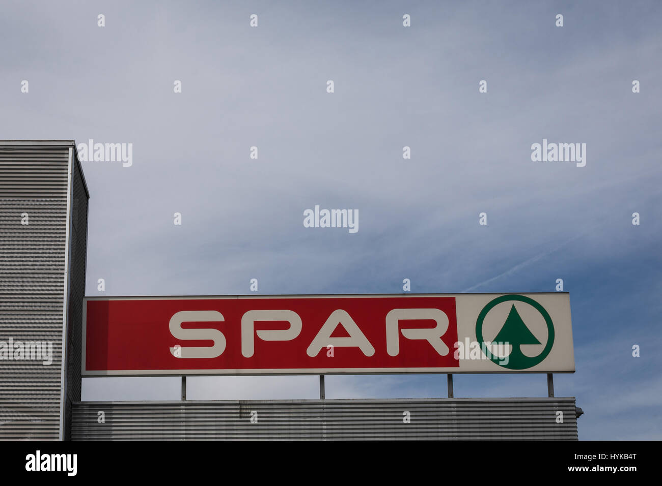 Spar logo hi-res stock photography and images - Alamy