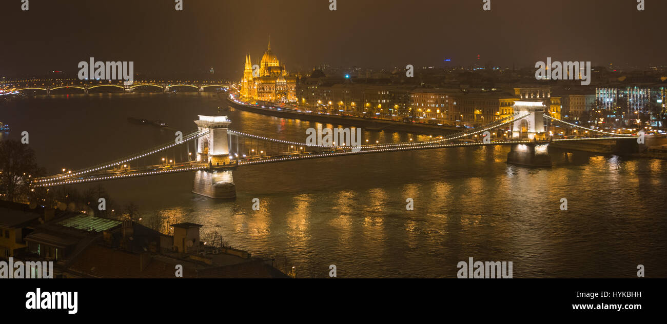 Night winter view of Chain Bridge with Castle in background, Budapest ...