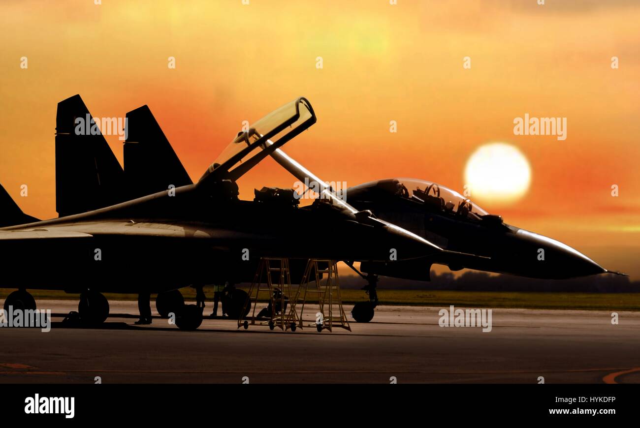 Fighter jet on standby ready to take off Stock Photo - Alamy