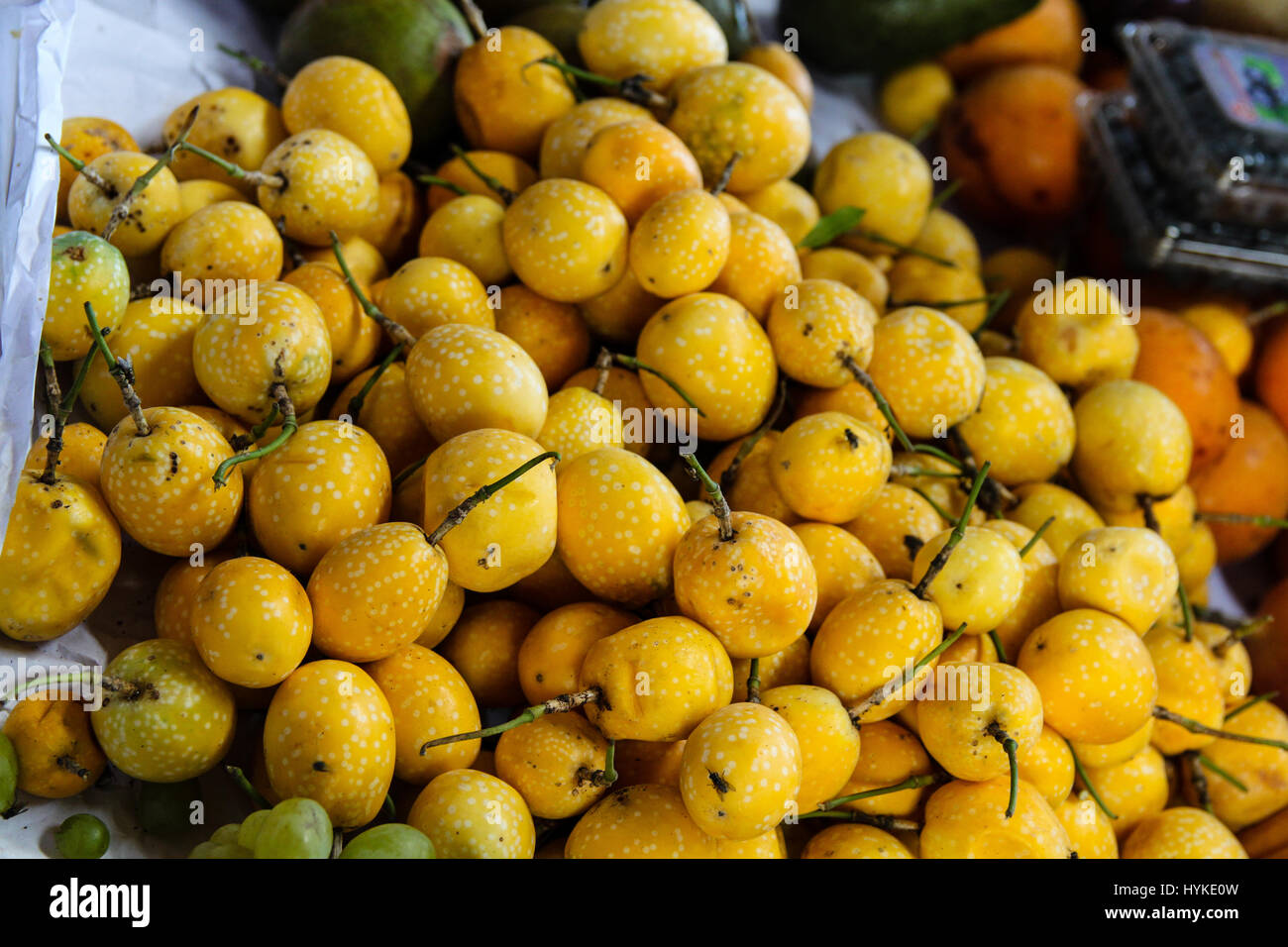 Golden green gooseberries hi-res stock photography and images - Alamy