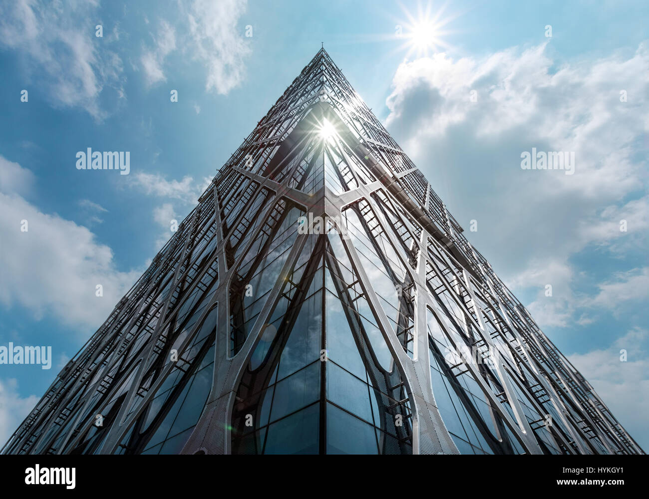 CHINA: DIZZYING photographs of the tallest tower in China have been ...