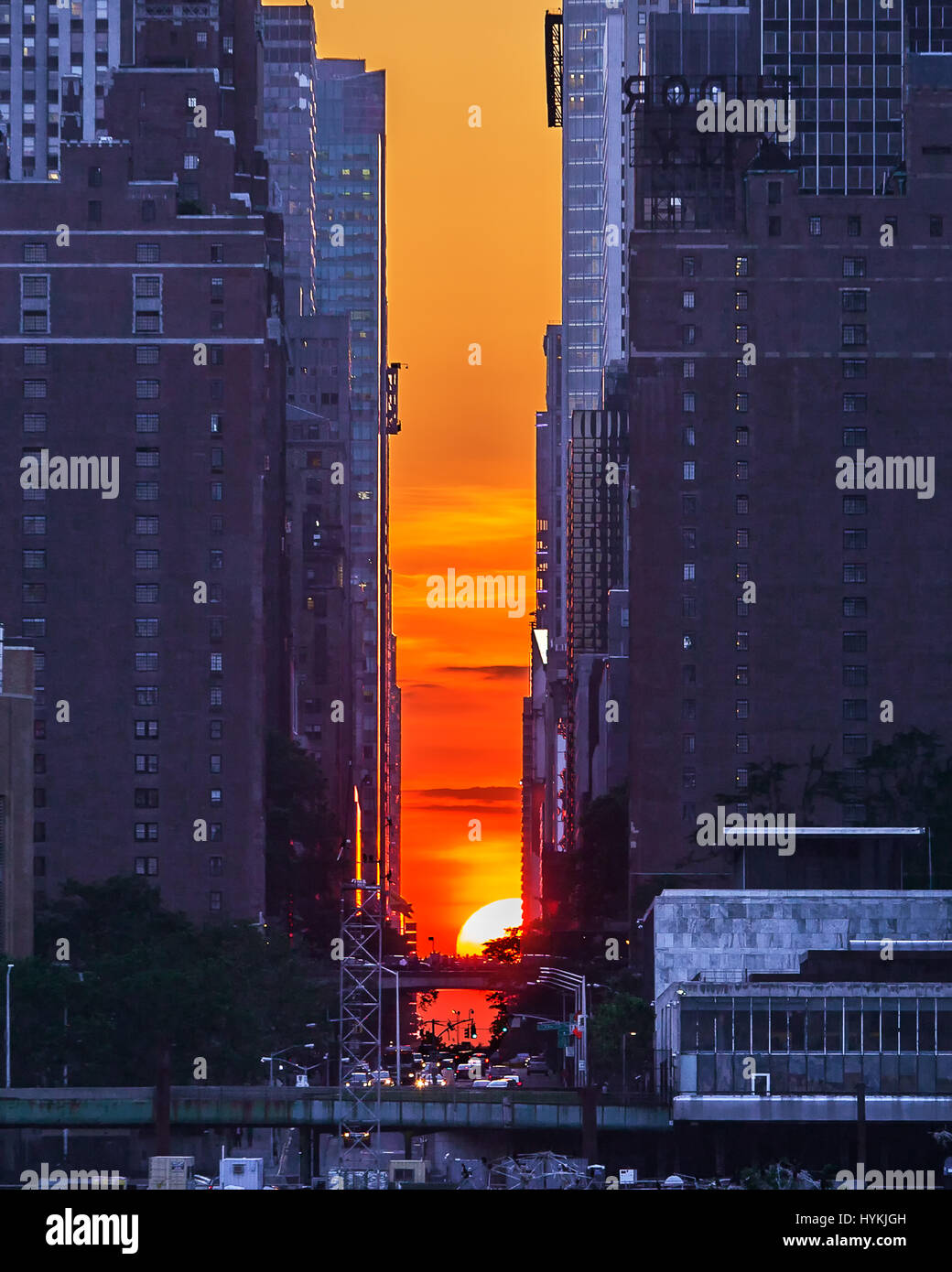 Dramatic light over nyc hi-res stock photography and images - Alamy