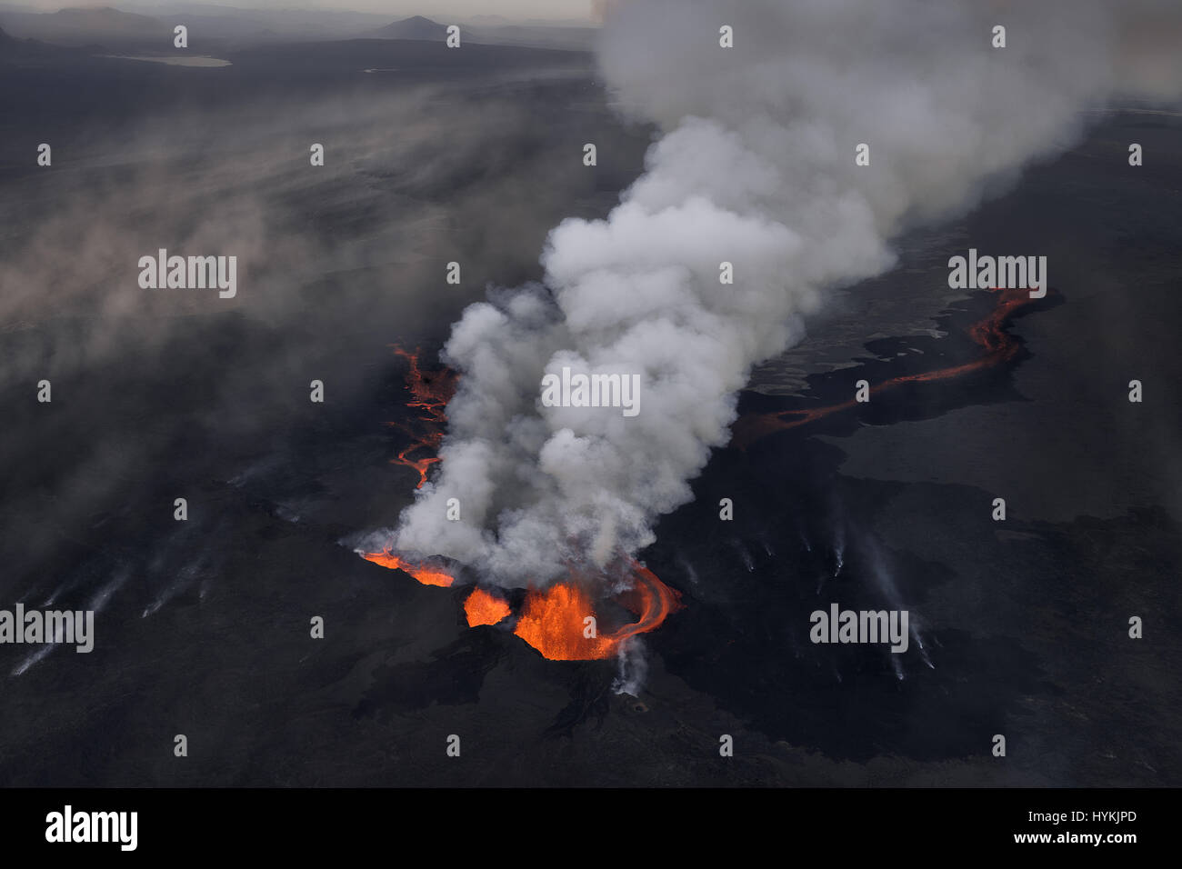 BARDARBUNGA VOLCANO, ICELAND: HANGING from a helicopter at speeds of ...