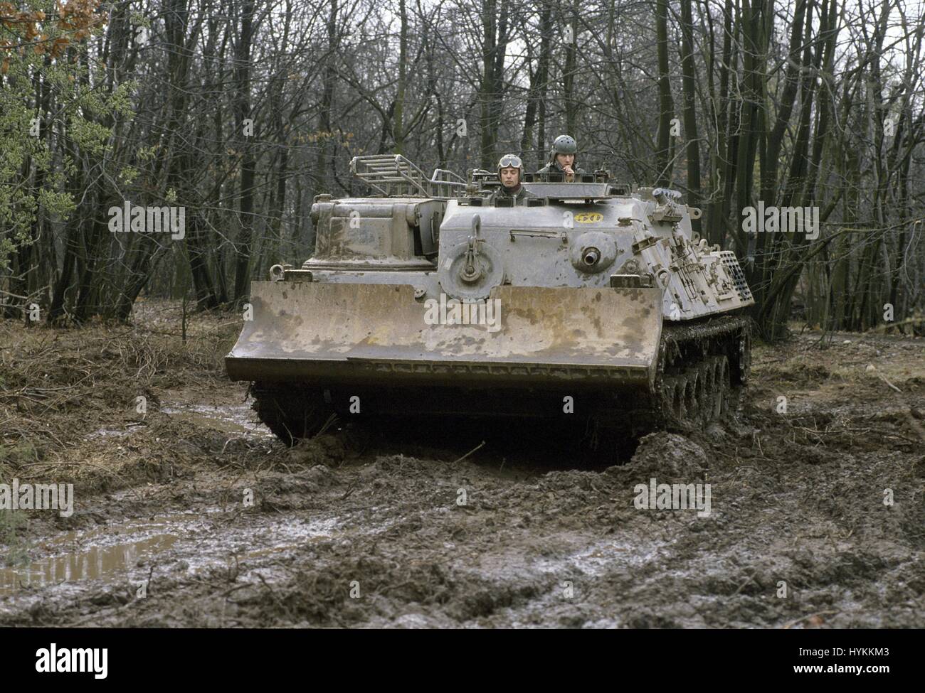 Italian Army, Leopard Pioneer recovery tank Stock Photo - Alamy