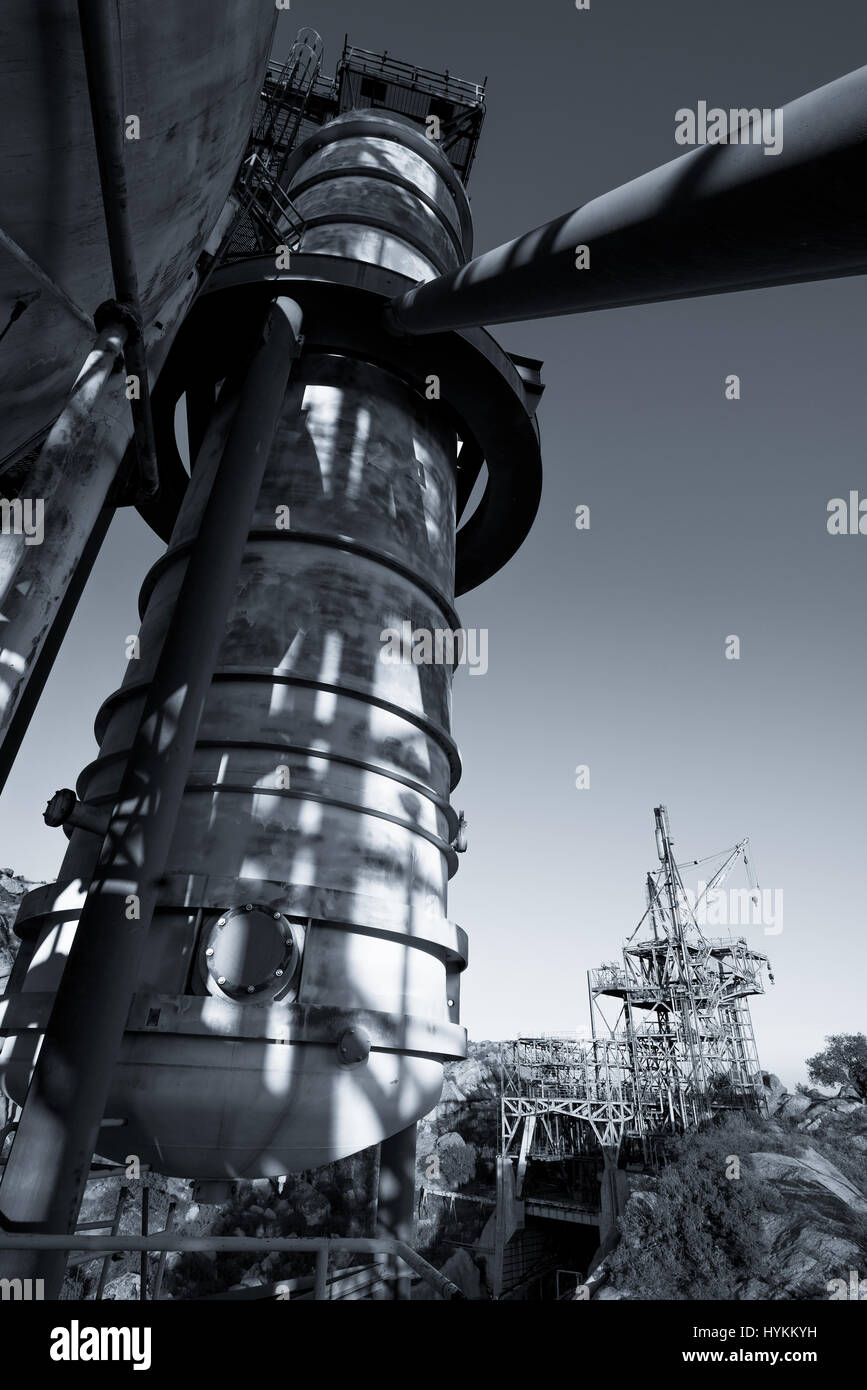 Santa susana field lab hi-res stock photography and images - Alamy