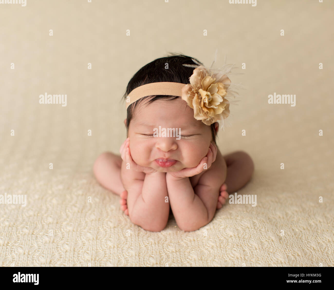 Frog pose hi-res stock photography and images - Alamy