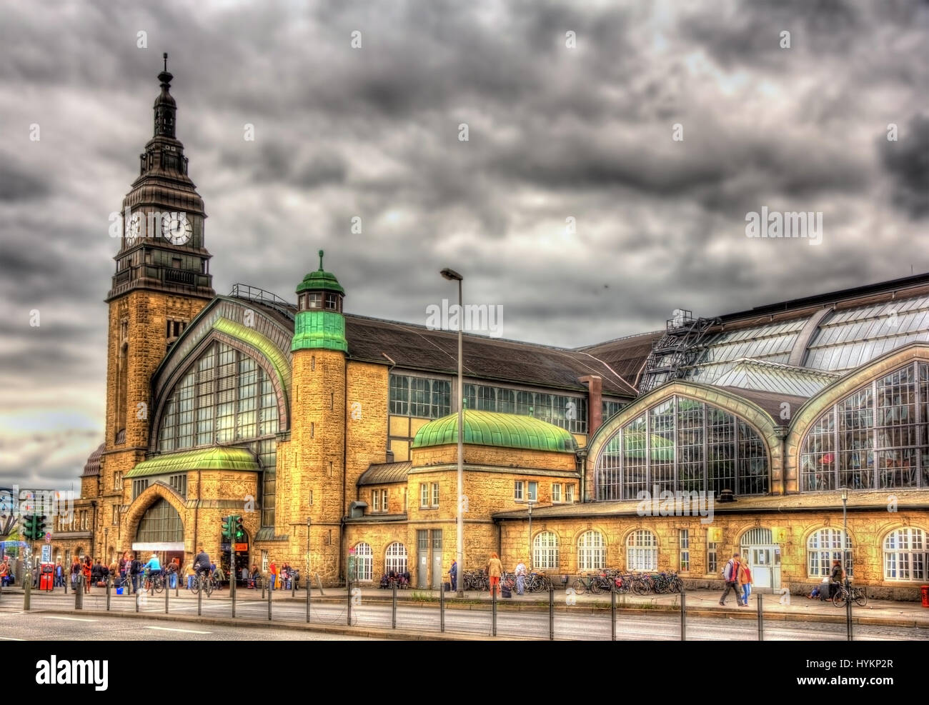 Hamburg hauptbahnhof main railway hi-res stock photography and images ...