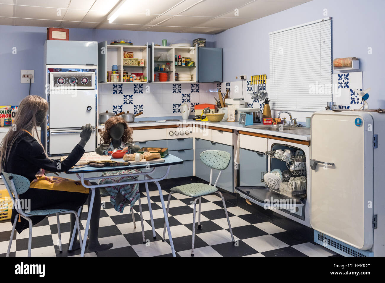 1960's kitchen hi-res stock photography and images - Alamy