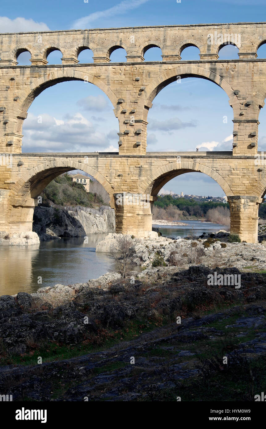 Roman bridge over river gardon hi-res stock photography and images - Alamy