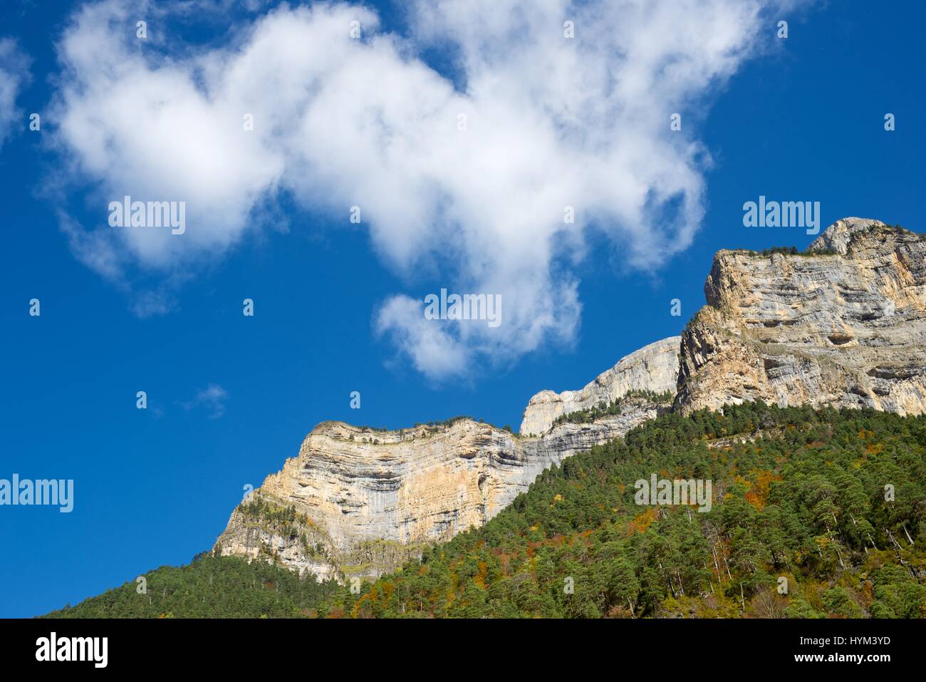 Mountains in the Pyrenees, Ordesa Valley National Park, Aragon, Huesca ...
