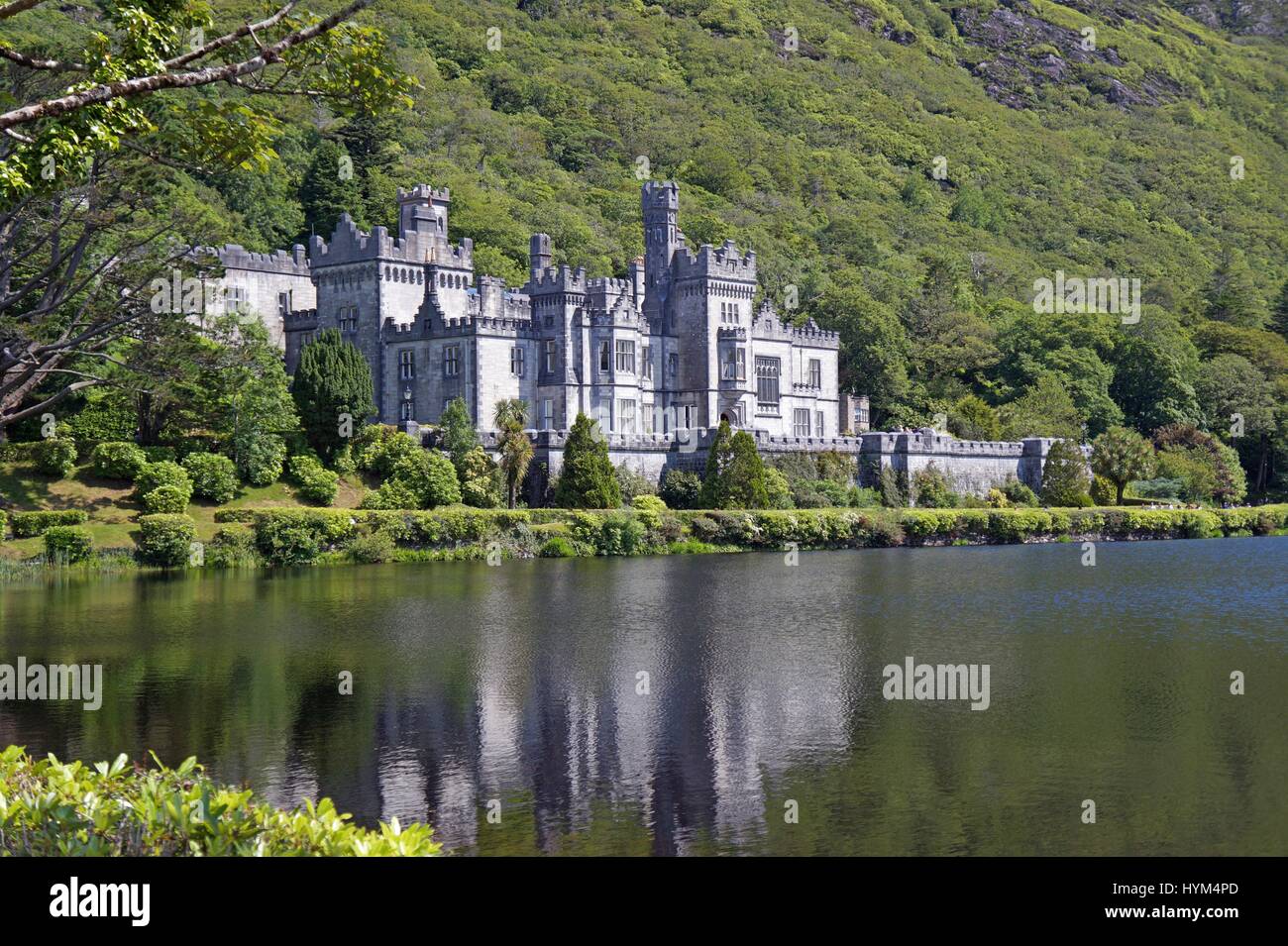Kylemore abbey hi-res stock photography and images - Alamy