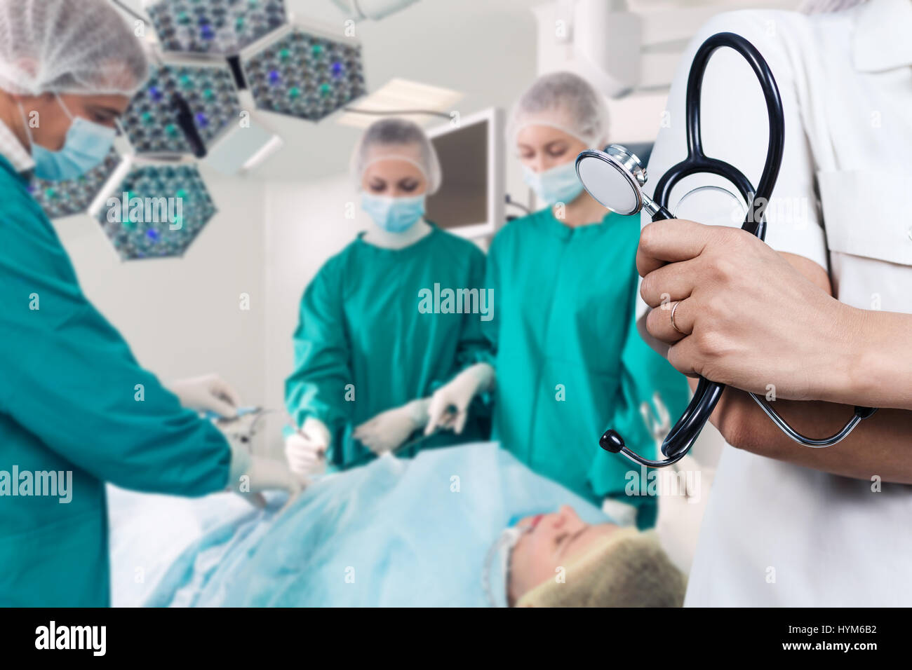 Surgery uniform hi-res stock photography and images - Alamy