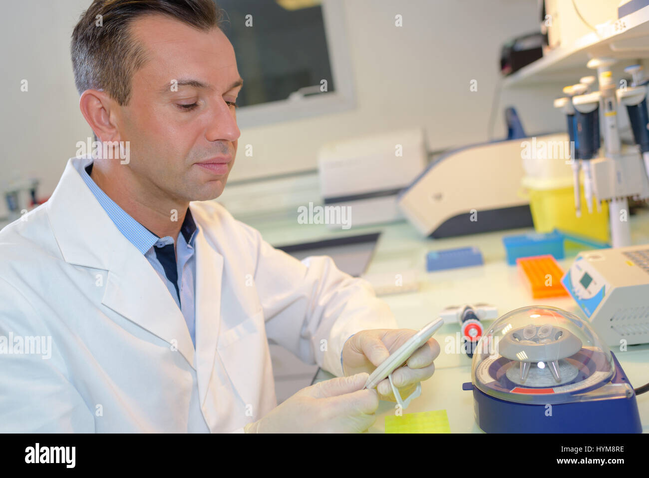 Male laboratory technican Stock Photo - Alamy