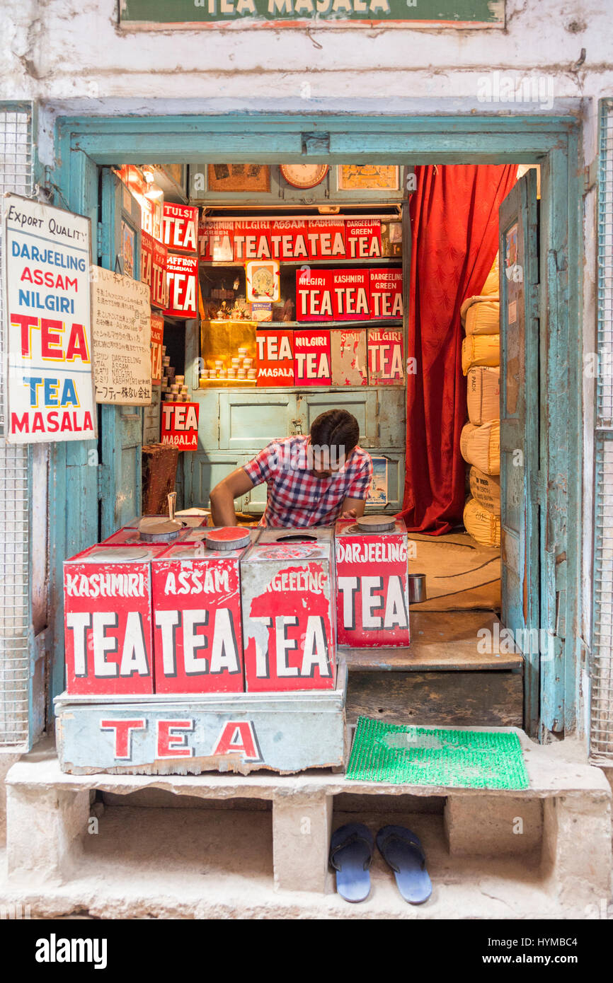 Tea Shop, Altstadt, Varanasi, Uttar Pradesh, Indien Stock Photo - Alamy
