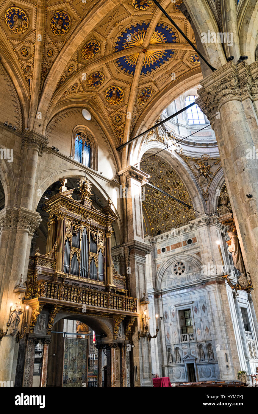 Como (Lombardy, Italy): interior of the medieval cathedral, built from ...