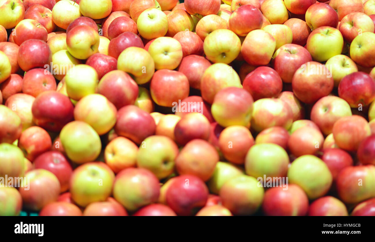 Buying fruit and veg supermarket hi-res stock photography and images ...