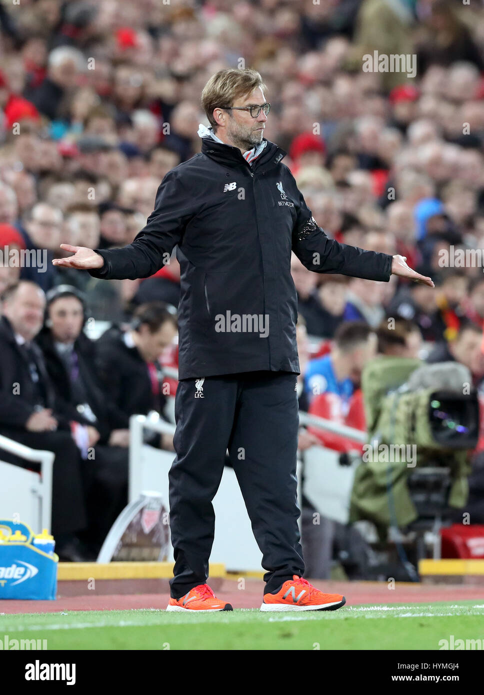 Liverpool manager Jurgen Klopp gestures on the touchline during the ...