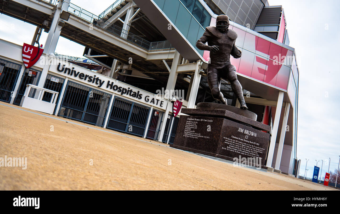 Jim Brown Statue Stock Photo - Alamy