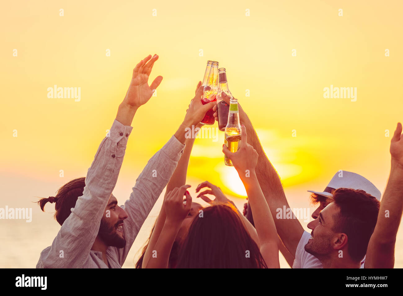 Friends Beach Party Drinks Toast Celebration Concept Stock Photo - Alamy