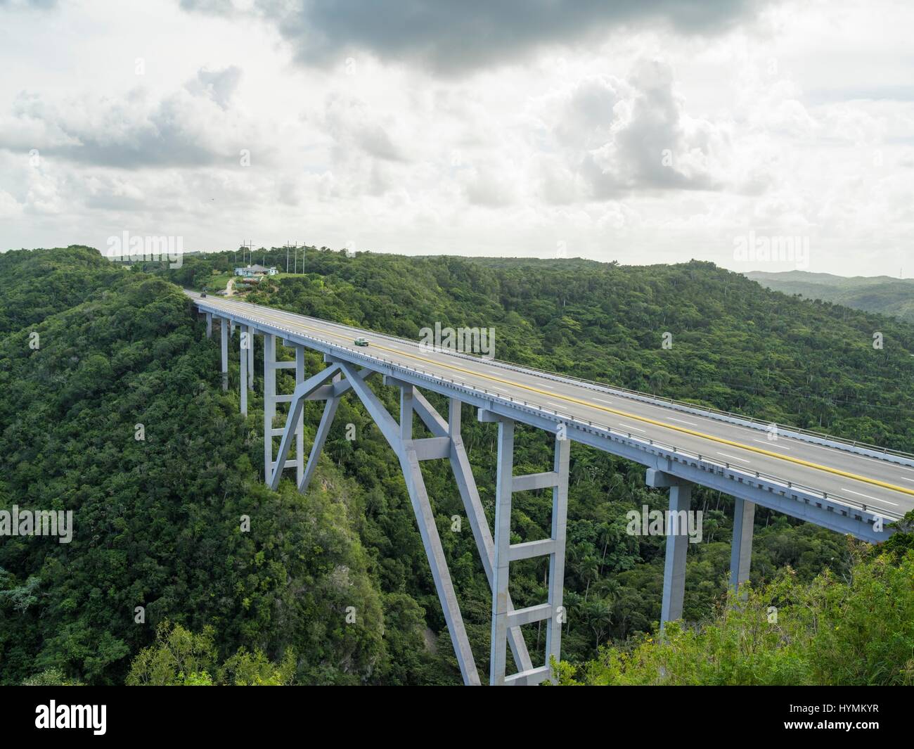 Classic 1950's American Cars crossing the highest bridge in Cuba, The ...