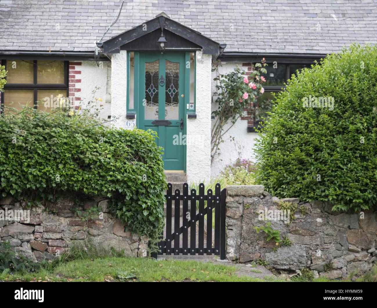 Traditional irish architecture hi-res stock photography and images - Alamy