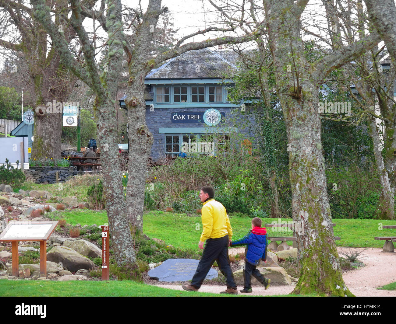 Balmaha oak tree inn hi-res stock photography and images - Alamy