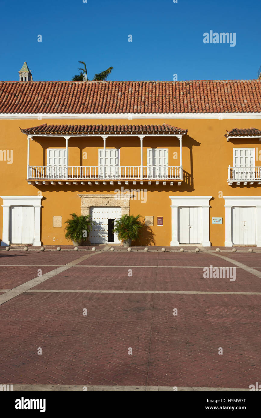 Traditional Spanish style colonial building in the historic old city of ...