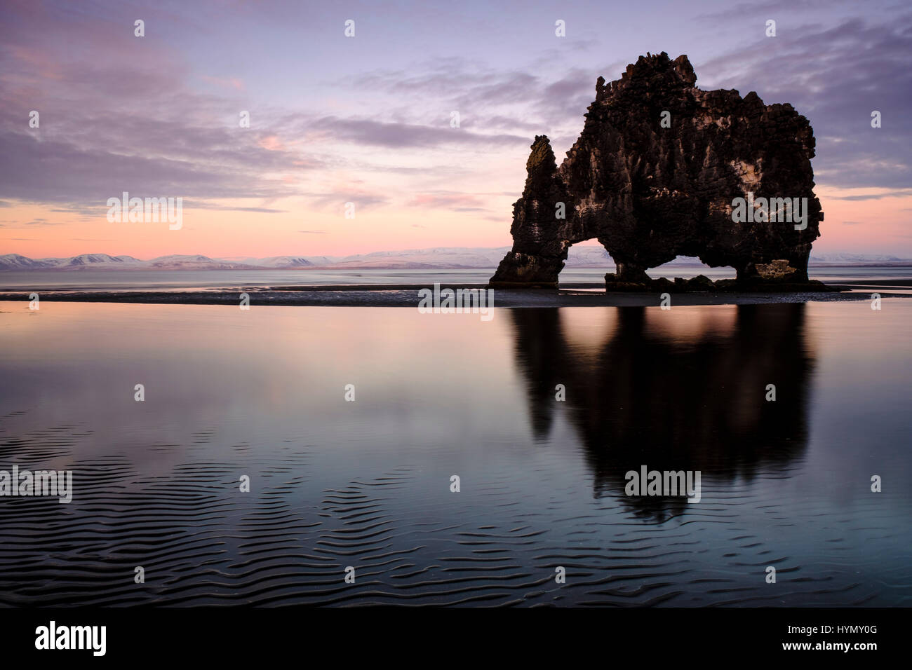 Hvítserkur, basalt rocks, elephant shape, Vatnsnes Peninsula ...