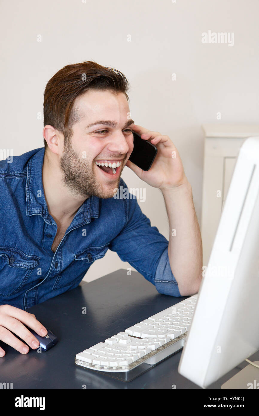 Friendly employee hi-res stock photography and images - Alamy