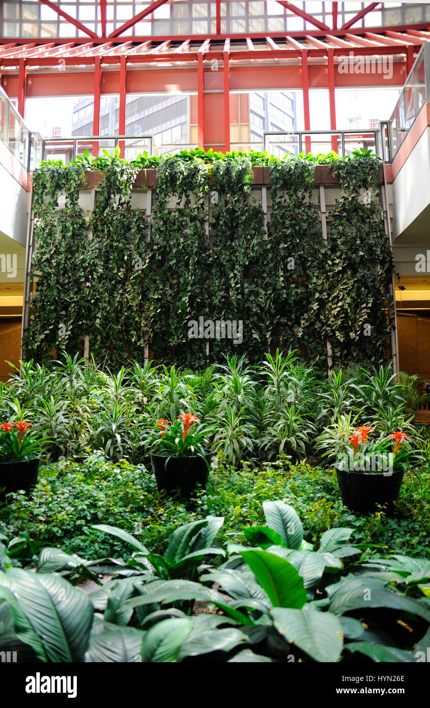 The State of Illinois Building, (James R Thompson Building), atrium in ...