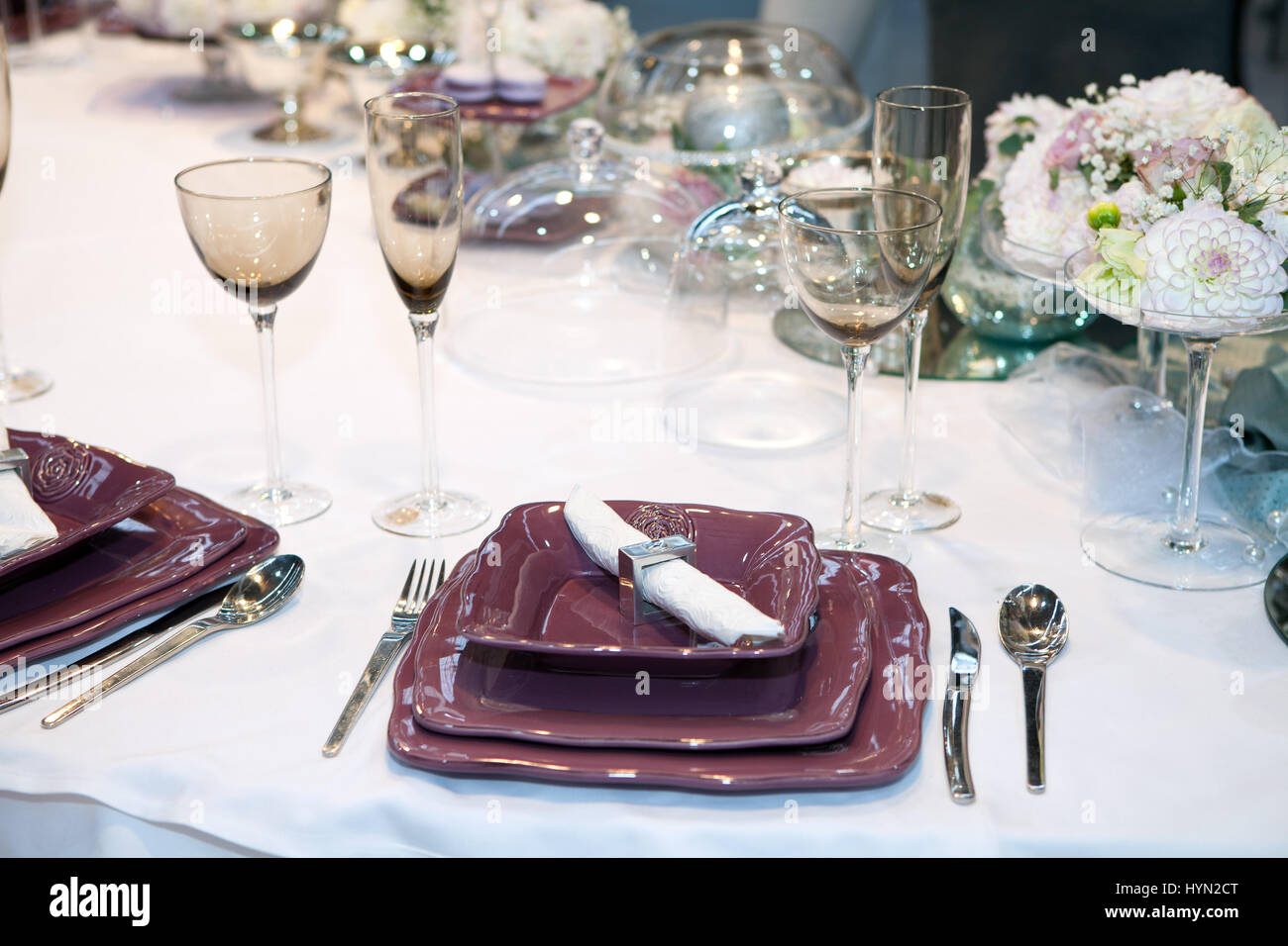 Elegant wedding dinner Stock Photo - Alamy