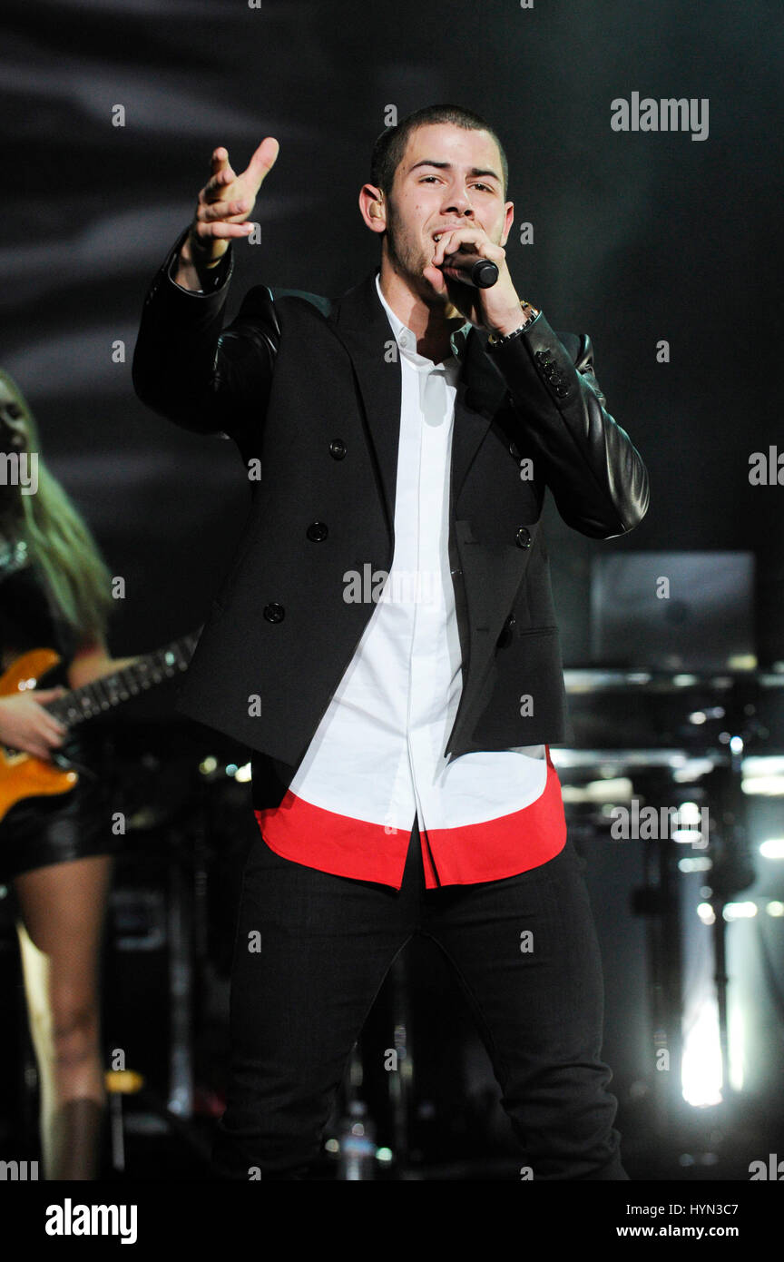 Nick jonas musician hi-res stock photography and images - Alamy