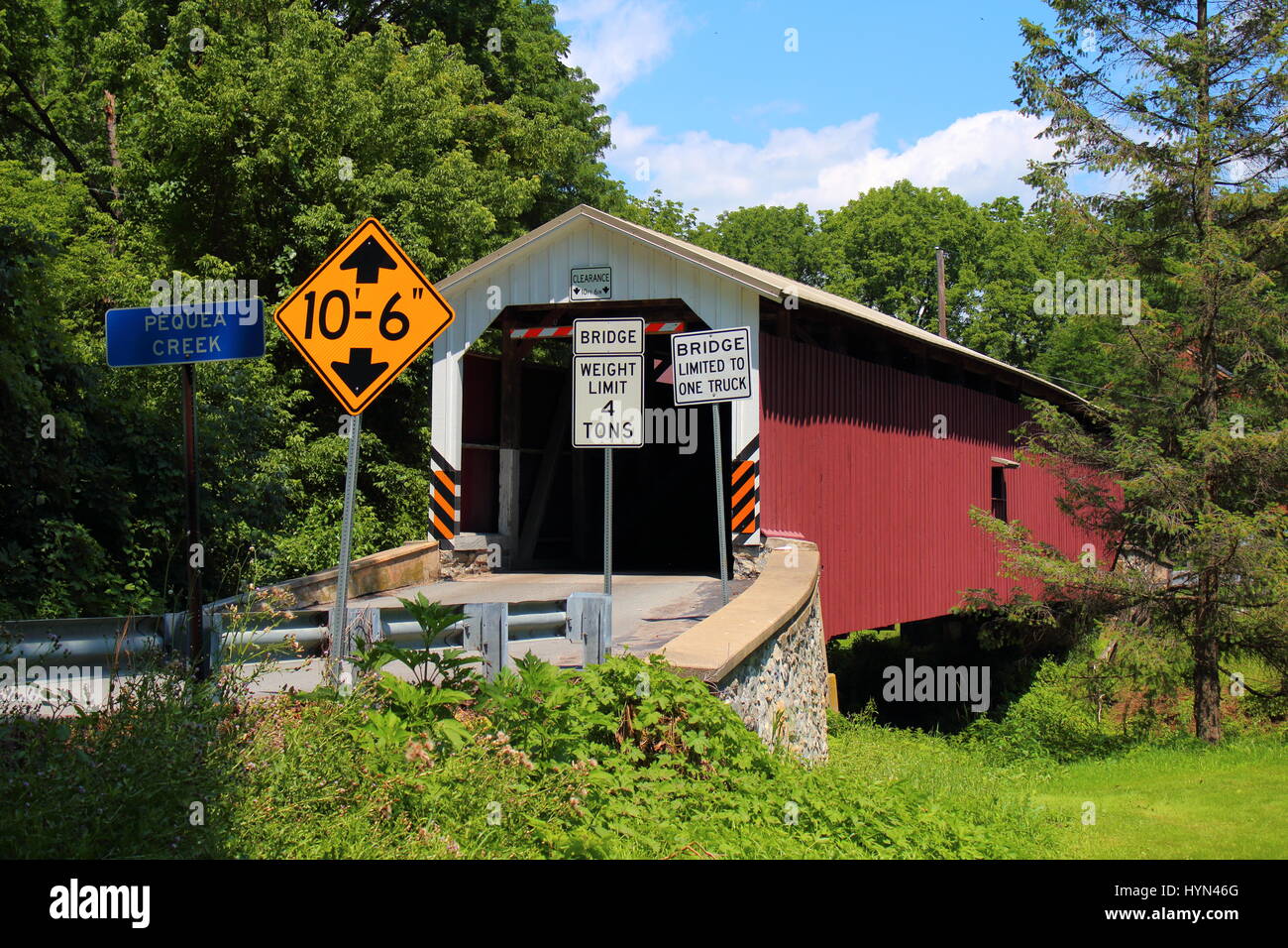 Penn grant covered bridge hi-res stock photography and images - Alamy