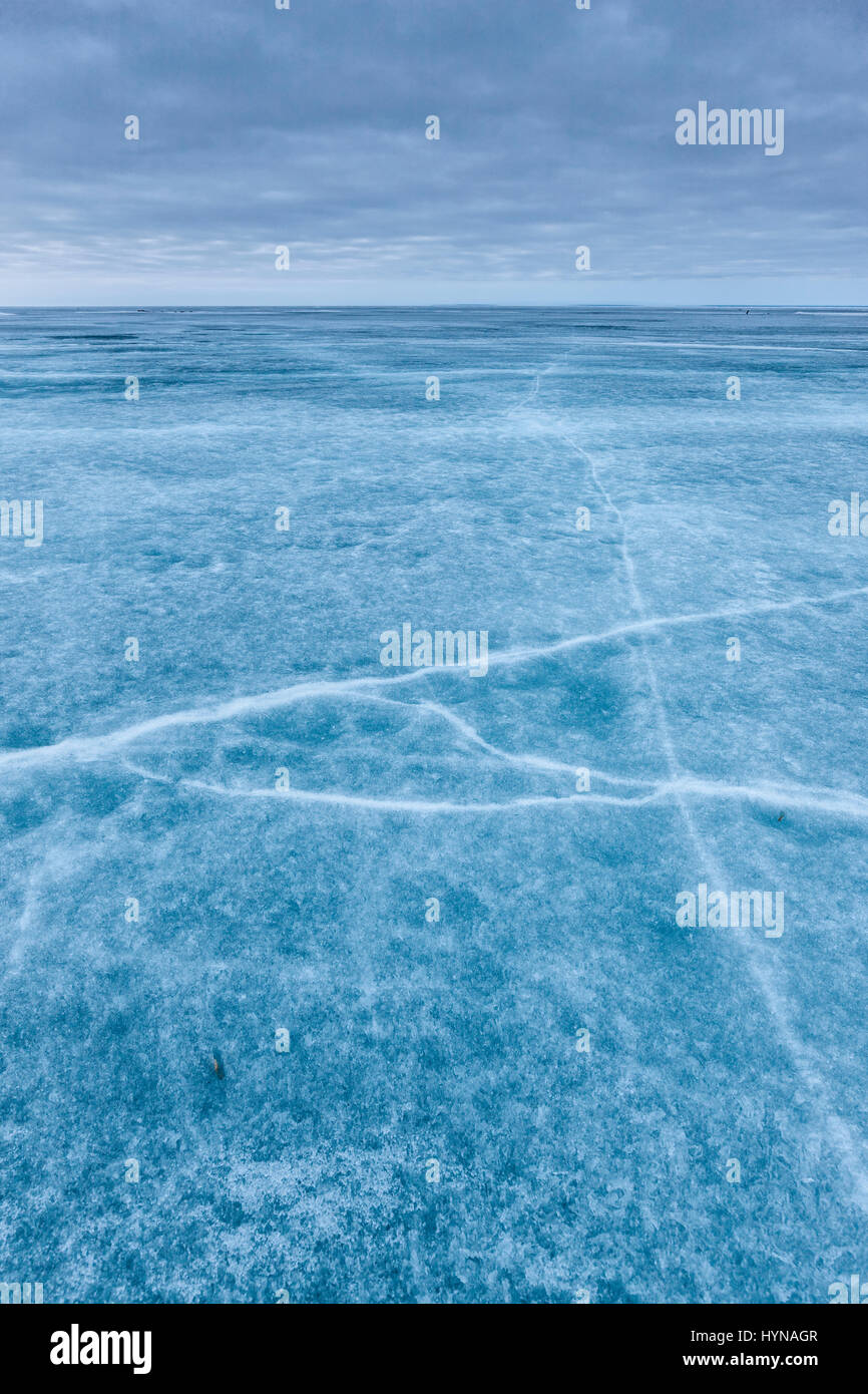 Ice on lake winnipeg hi-res stock photography and images - Alamy