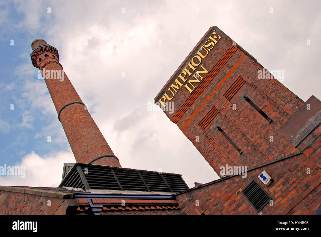 The Pump House Inn, Liverpool, England Stock Photo - Alamy