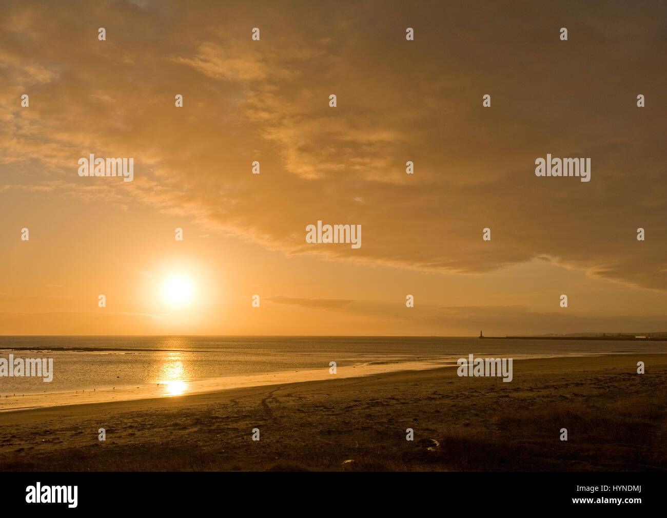 Seaburn lighthouse hi-res stock photography and images - Alamy