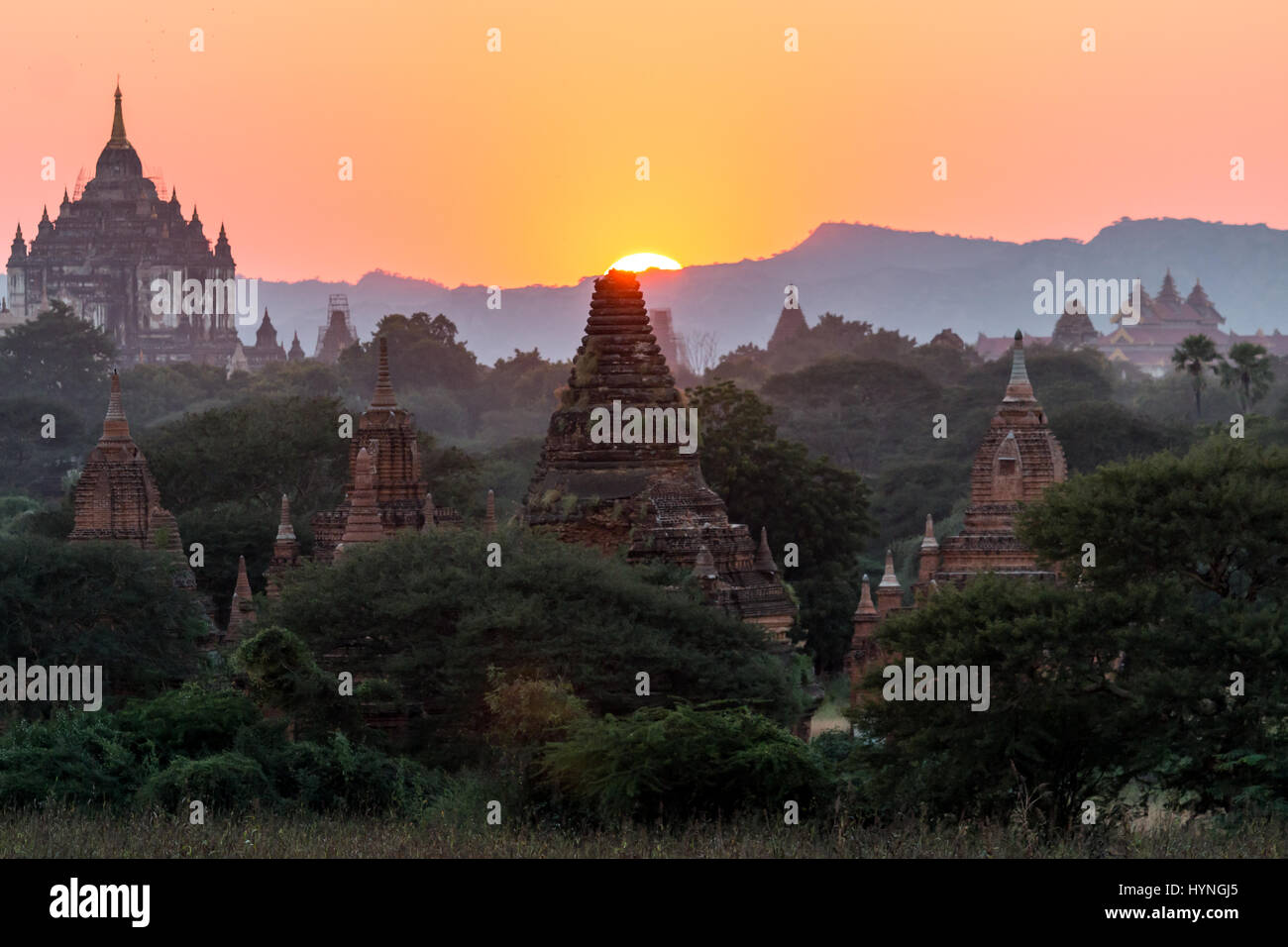 Beautiful temples hi-res stock photography and images - Alamy