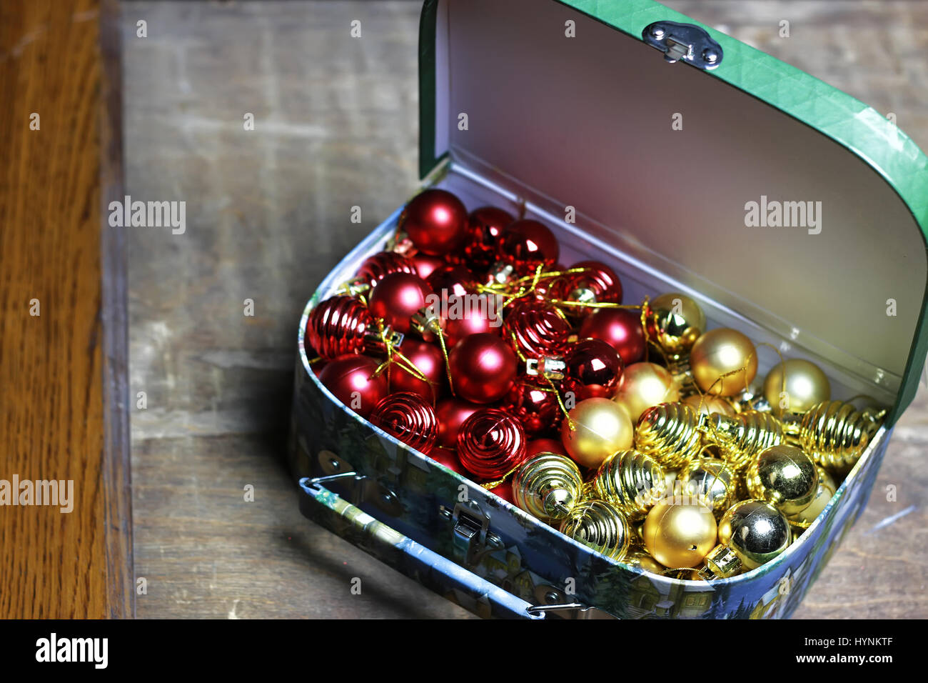red ball in a box Stock Photo - Alamy