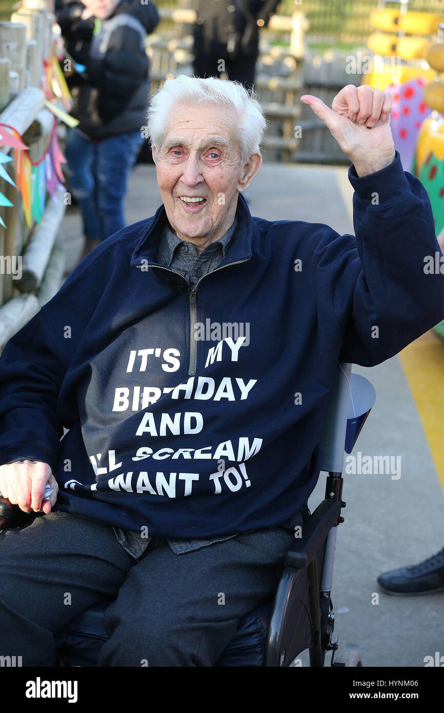 105-year-old Jack Reynolds after riding the Twistersaurus rollercoaster ...