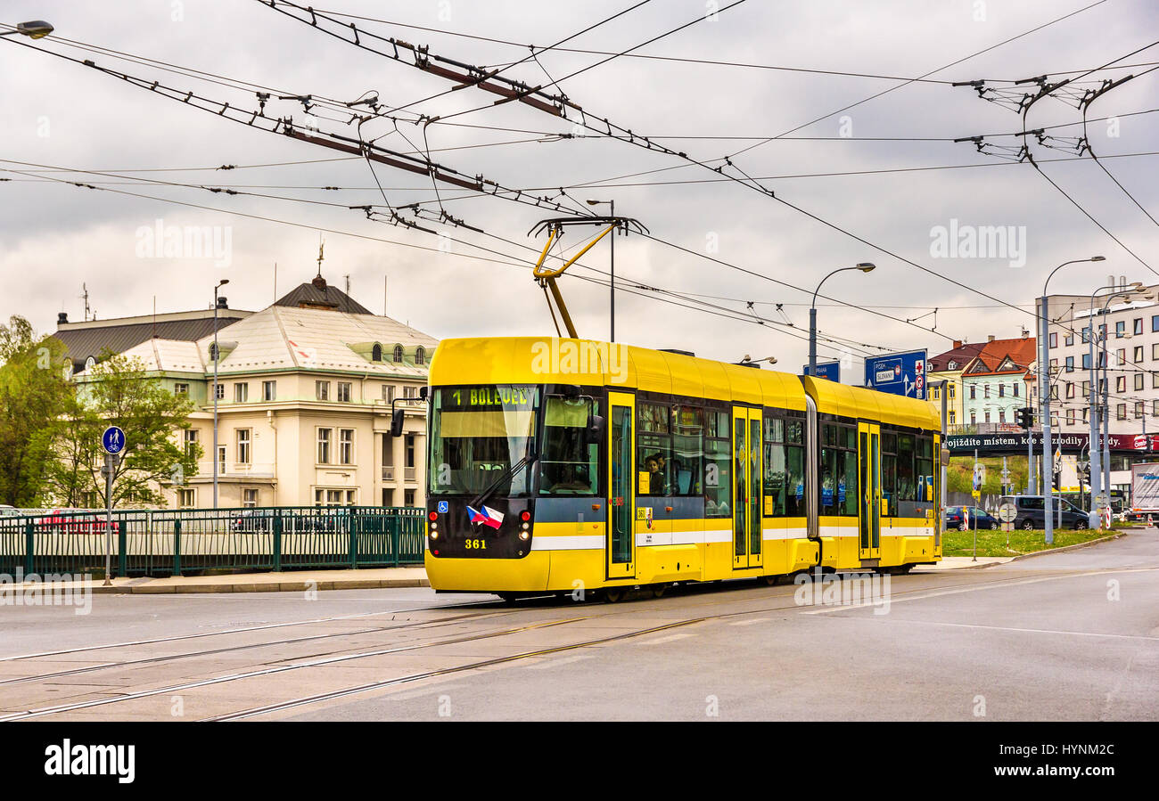 3 car tram hi-res stock photography and images - Alamy