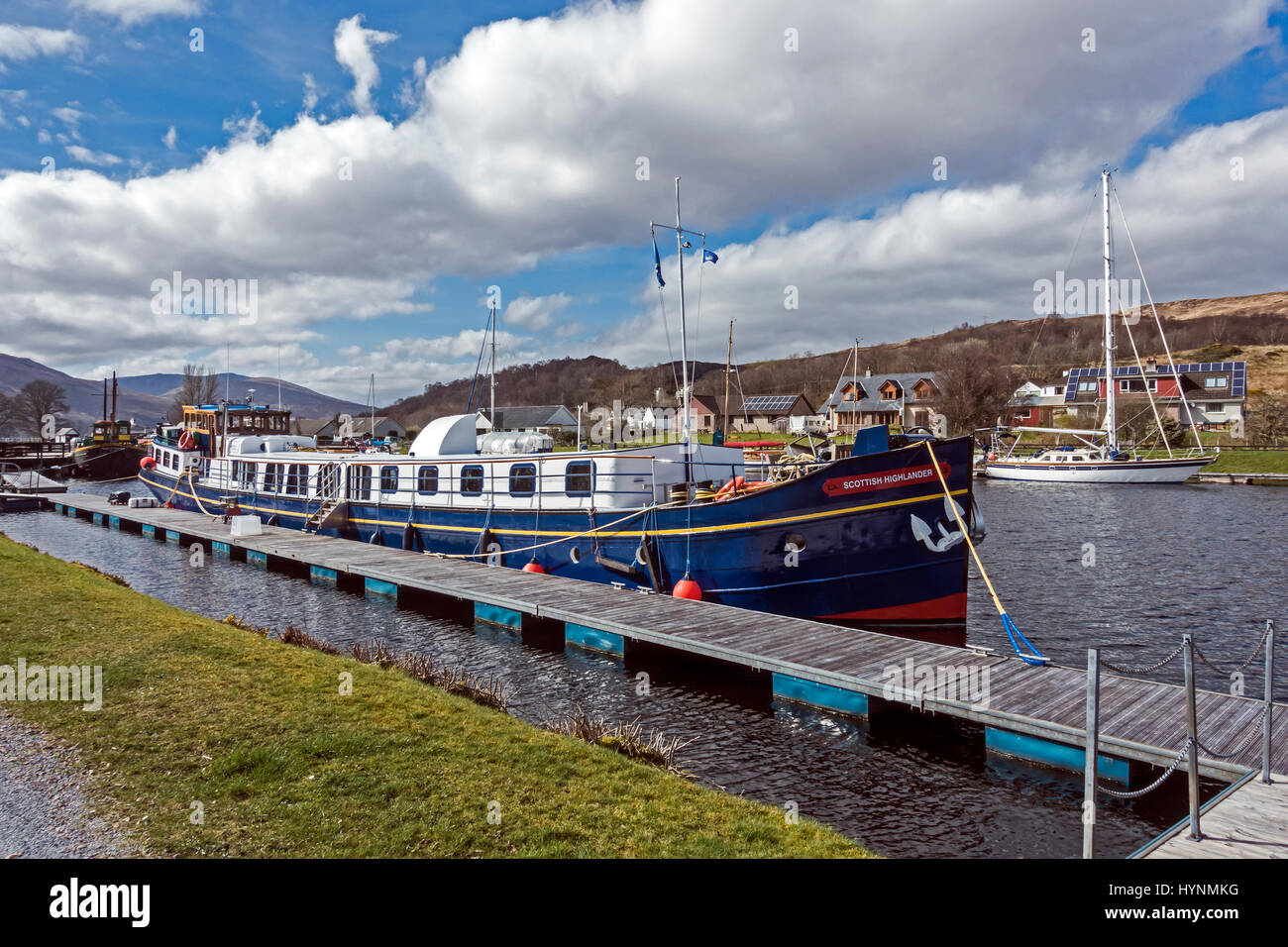 Barge Scottish Highlander moored in the Caledonian Canal basin at ...