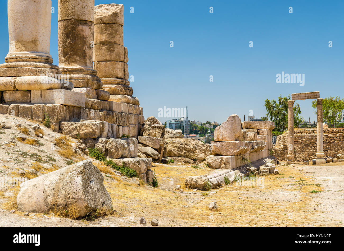 View citadel ruins skyline amman hi-res stock photography and images ...