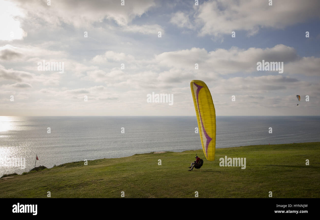San Diego, California, US. 4th Apr, 2017. A paraglider makes a hard ...