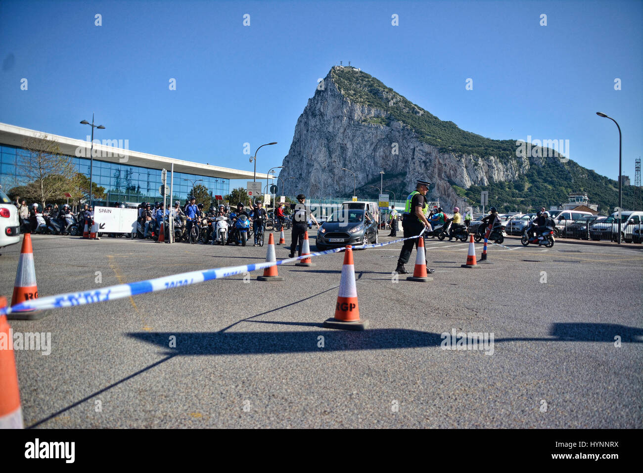 Border crossing between spain gibraltar hi-res stock photography and ...