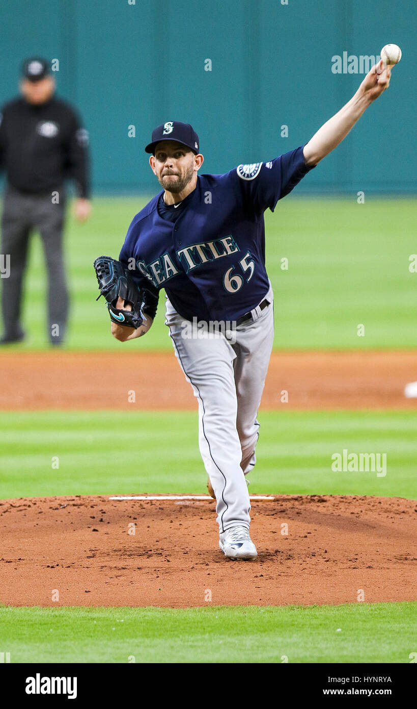 Houston, Texas, USA. 5th Apr, 2017. Seattle Mariners starting pitcher ...