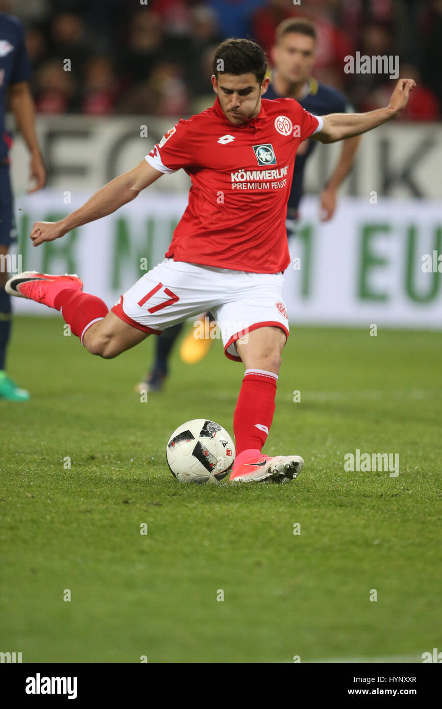 Mainz, Germany. 05th Apr, 2017. Mainz's Jairo Samperio in action during ...