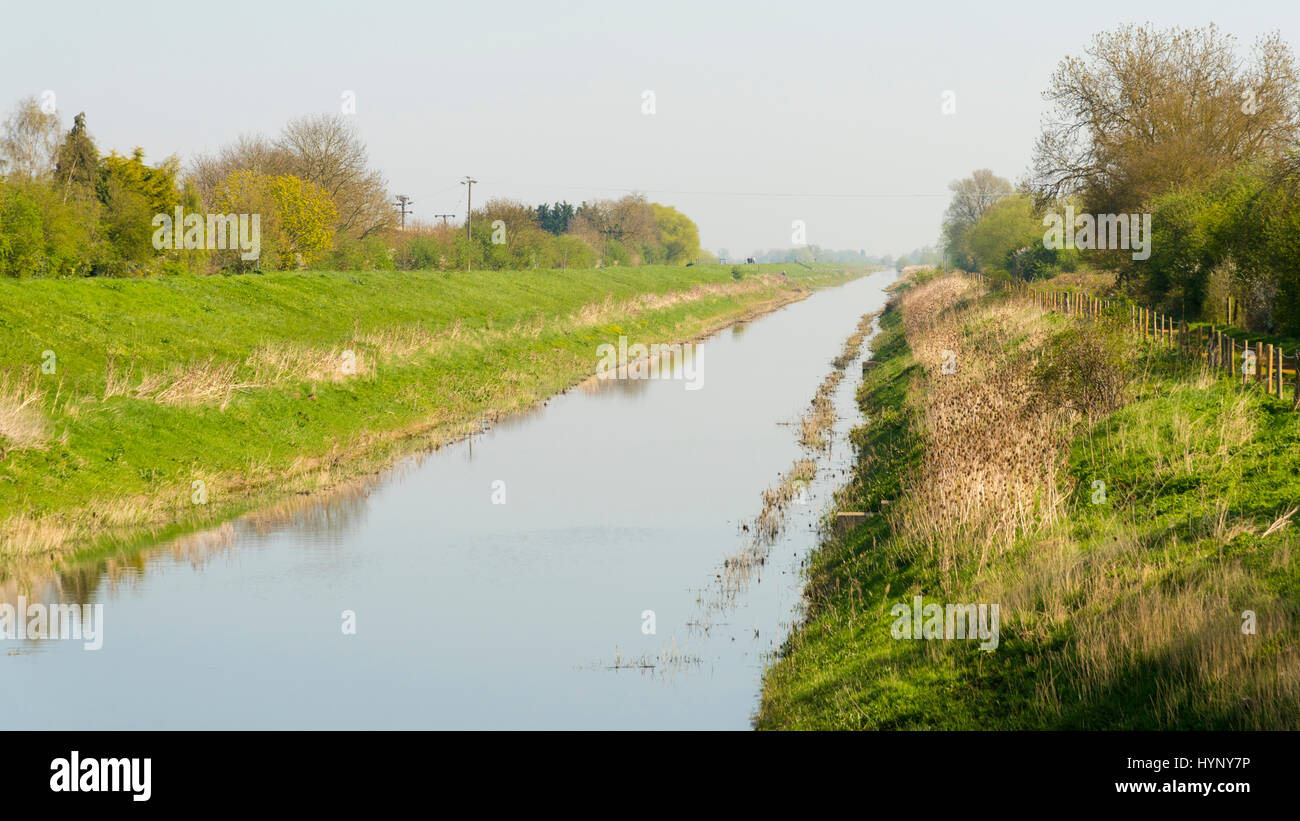 Earith, Cambridgeshire, UK. 6th Apr, 2017. The River Delph or Old ...