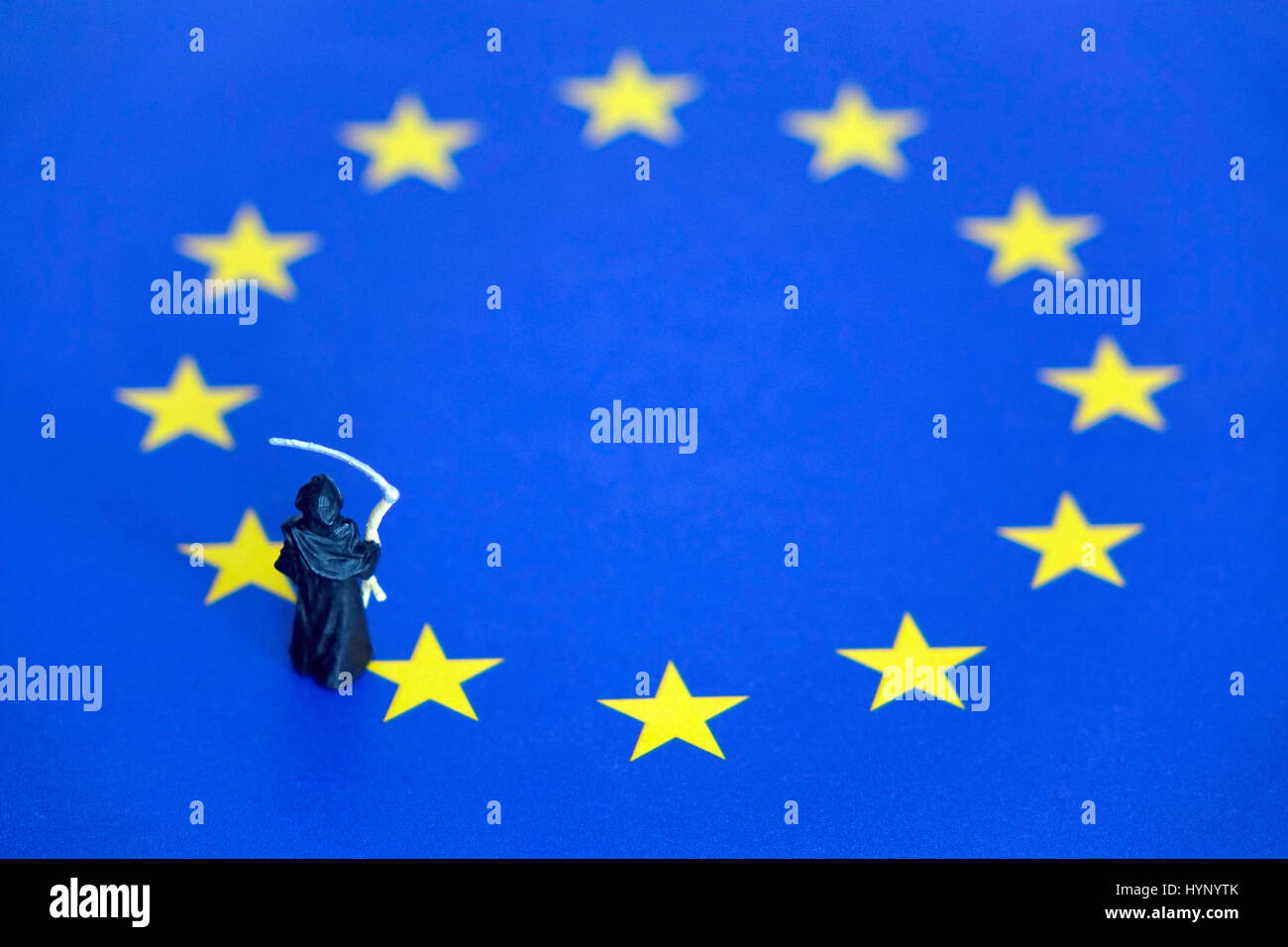 Berlin, Germany. 09th Dec, 2016. ILLUSTRATION - A figure of a Grim ...